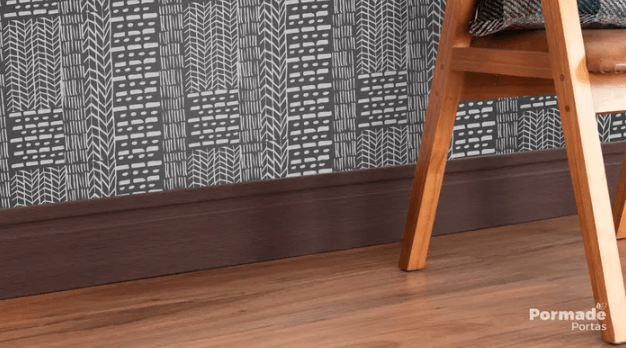 Rodapés: Rodapé em PVC Wood Liso, com Friso e mais | Pormade